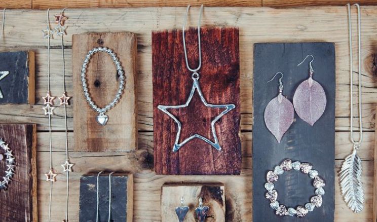 Jess & Lou – Jessie Juniper