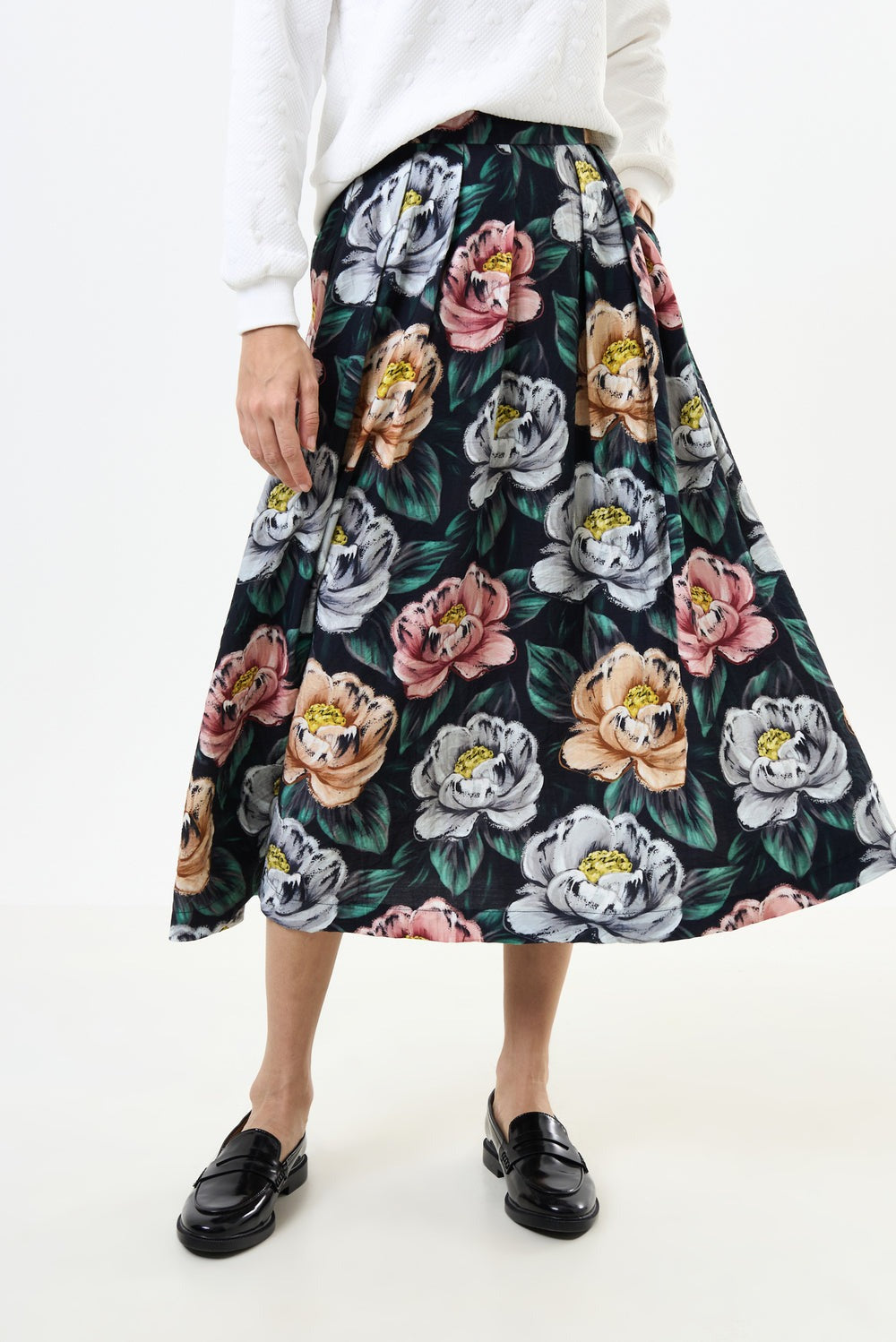 Lizea Peonies Pleated Midi Skirt – Jessie Juniper
